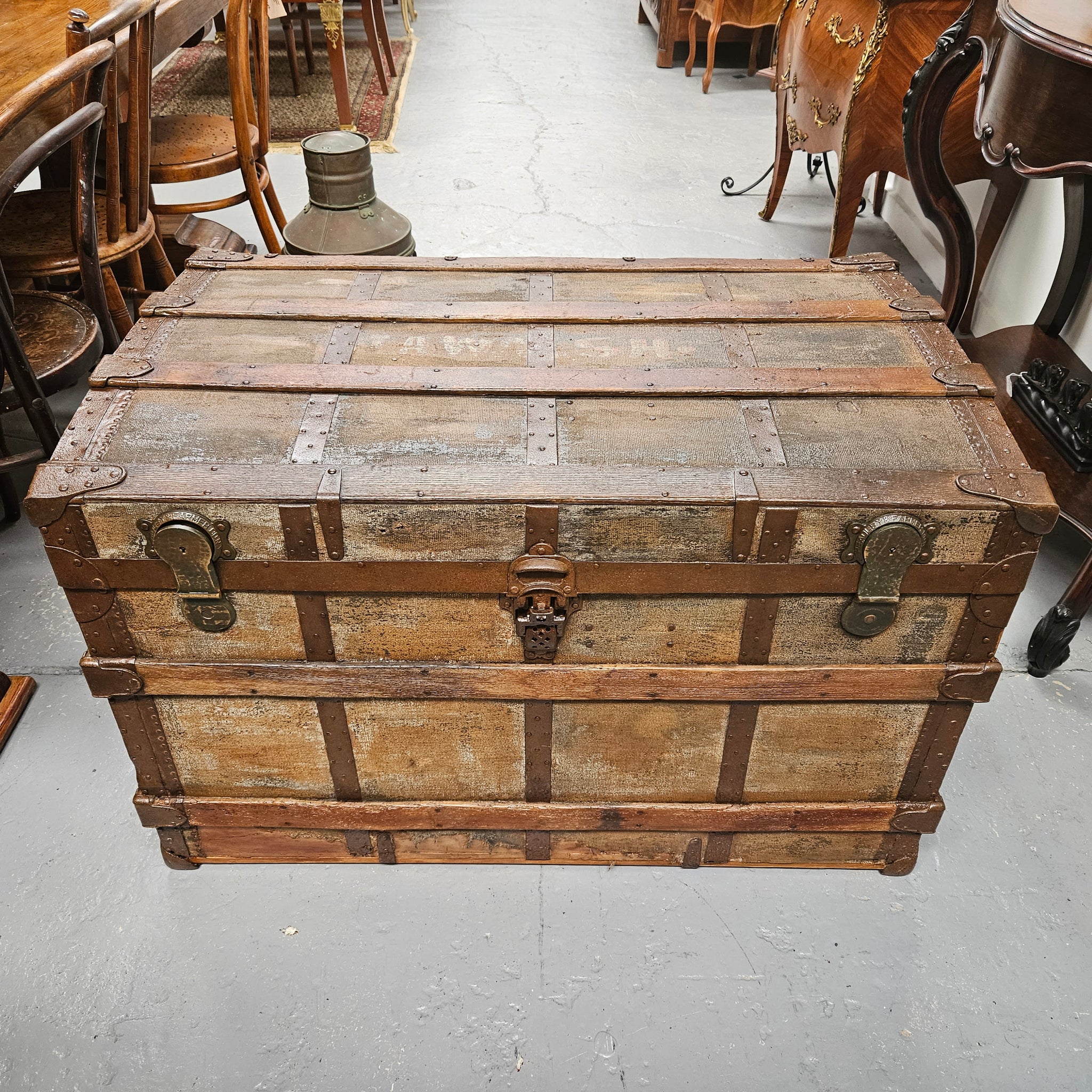 Impressive Antique Saratoga Trunk – Moonee Ponds Antiques