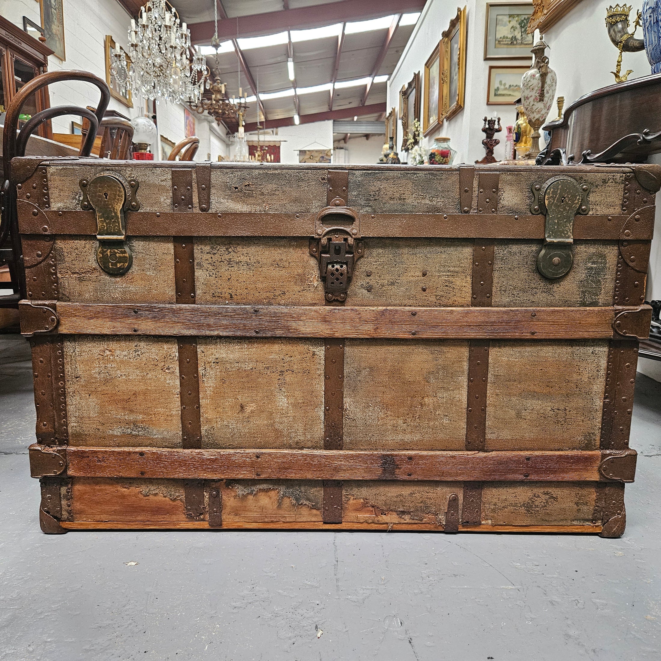Impressive Antique Saratoga Trunk – Moonee Ponds Antiques